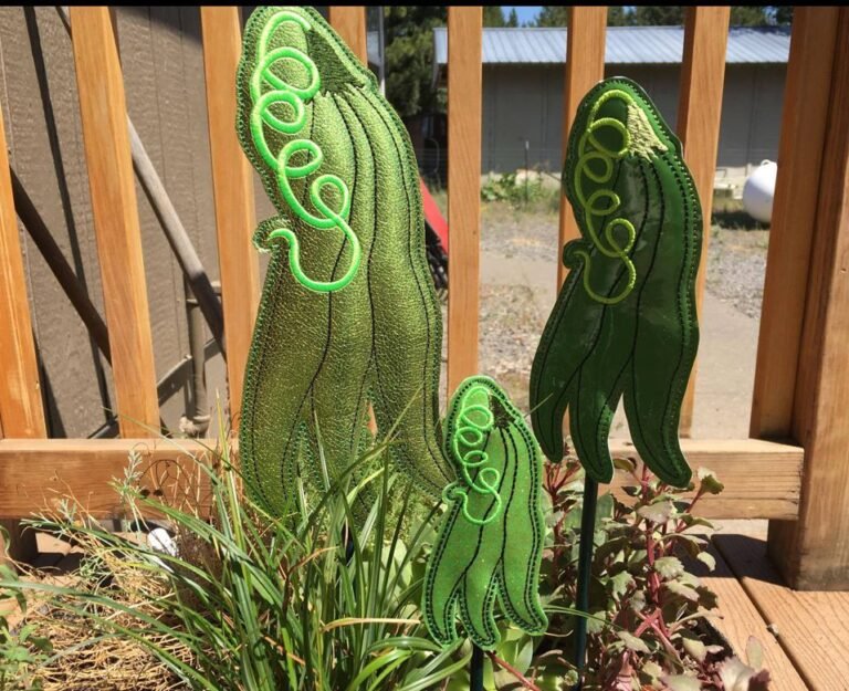 Green Beans Garden Spike – Machine Embroidery Pattern – Whimsy Embroidery